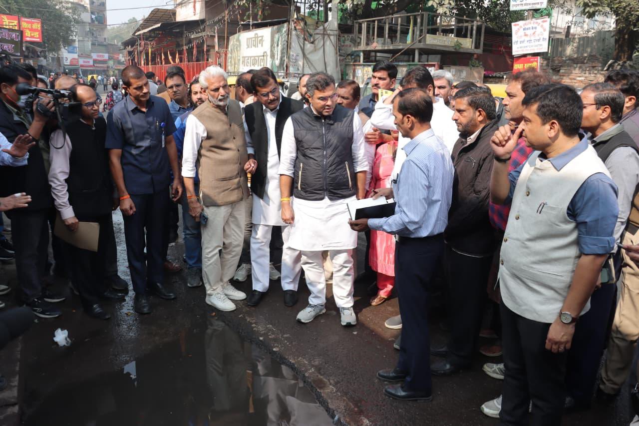 Delhi PWD Announces 500 Km Road Overhaul By March 2026; Minister ...
